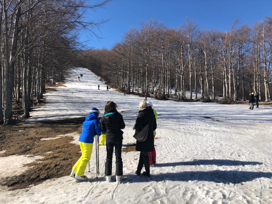 ZUM ZERI - Prima domenica di sci aspettando la neve | Dove Sciare