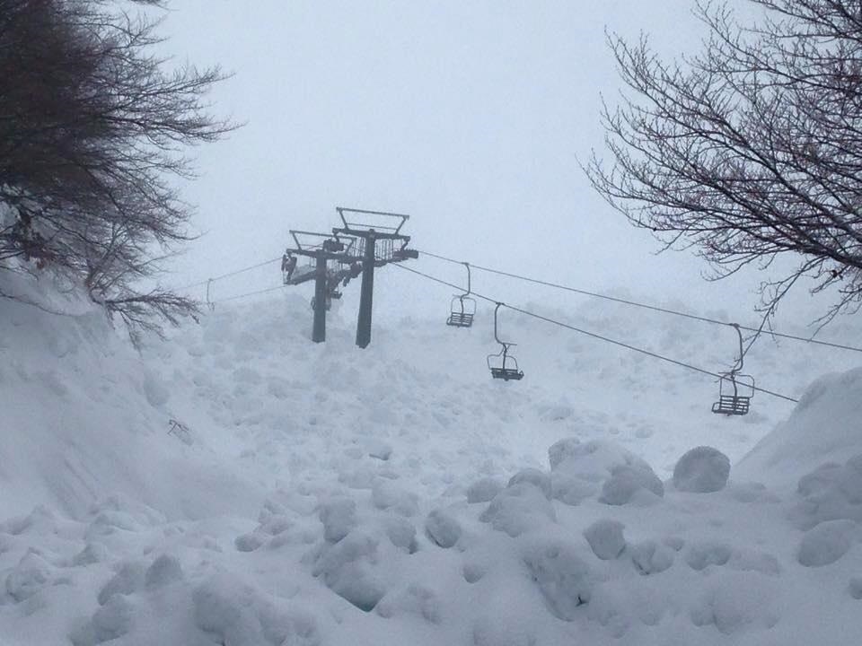 MONTE SIRINO - La seggiovia distrutta da una valanga | Dove Sciare